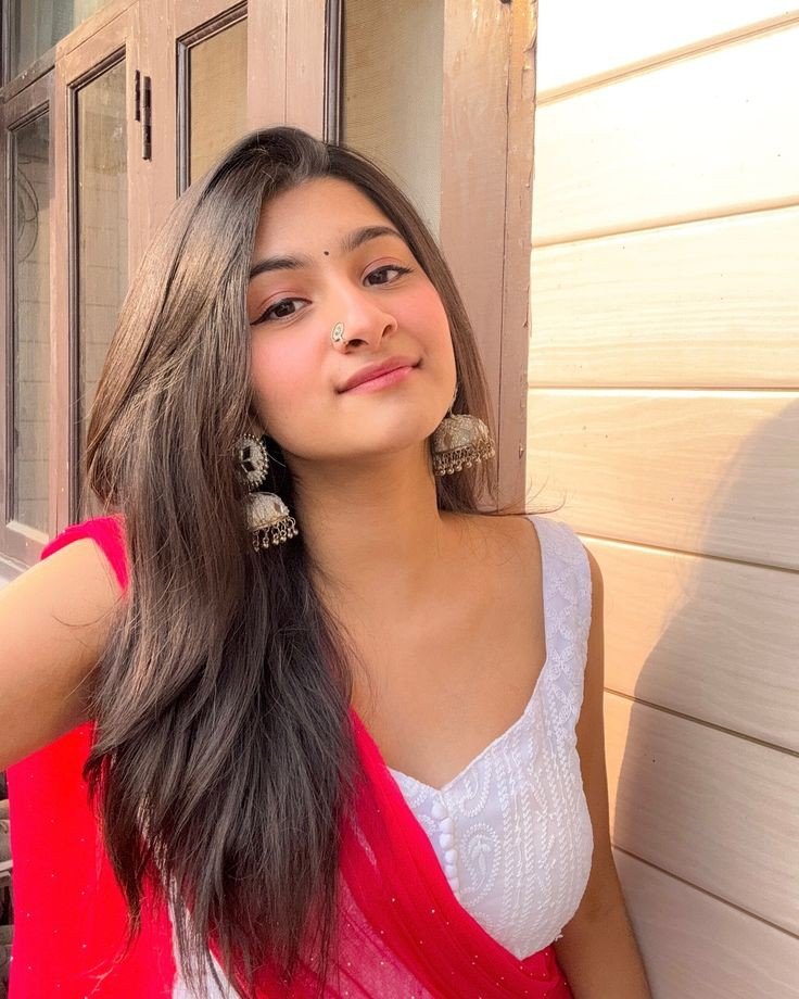 [1077+] Cute Simple Girl Pic, Dp, Images, Photos, Pictures & Wallpapers (2026) - PhotoShow.in