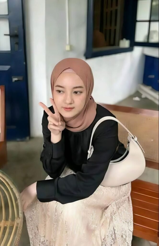 [1077+] Cute Simple Girl Pic, Dp, Images, Photos, Pictures & Wallpapers ...